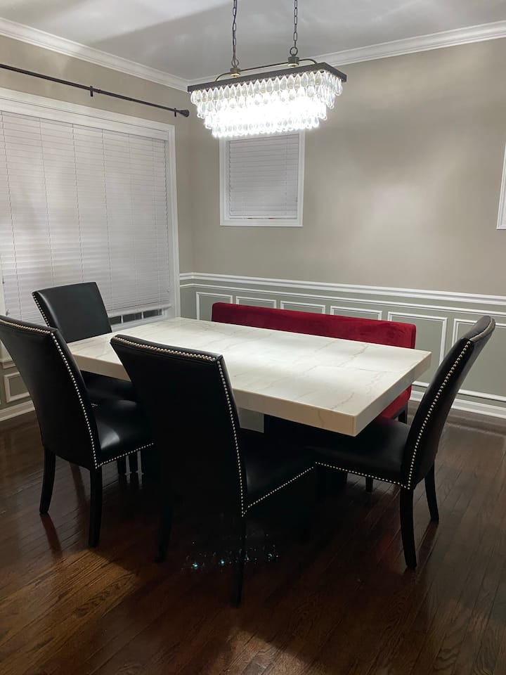 Hidden Gem/ Amazing 5 Bedroom Home - McDonough, GA