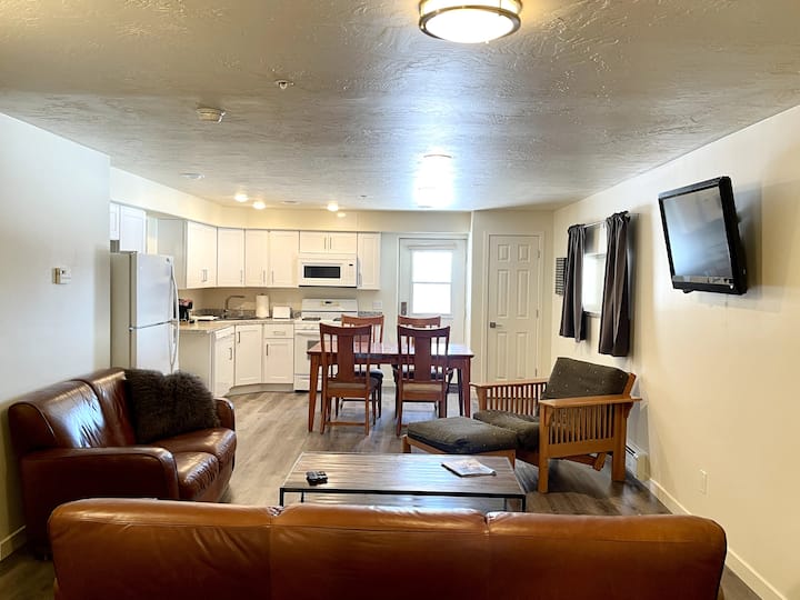 Large 1 Bed With Sauna, Trundle Bed & Fish Storage - Halibut Cove, AK