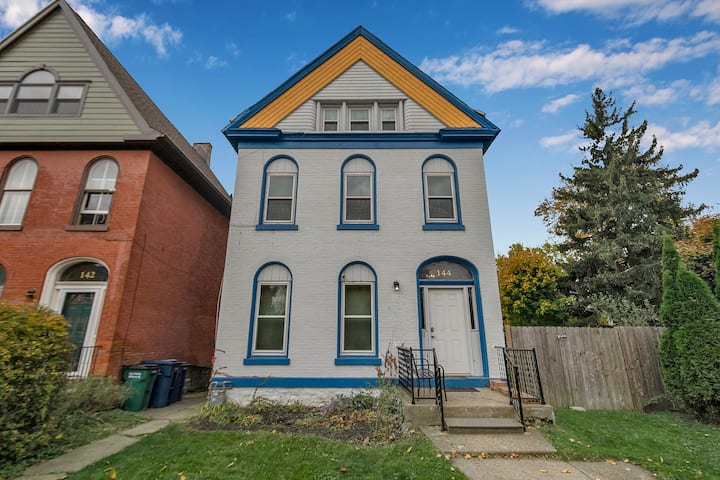 Allentown Home, Close To All Quiet Enough To Sleep - Buffalo, NY