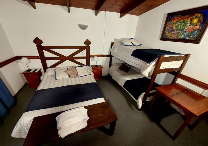 Hab. Cuadruple - Hosteria Austral - El Calafate