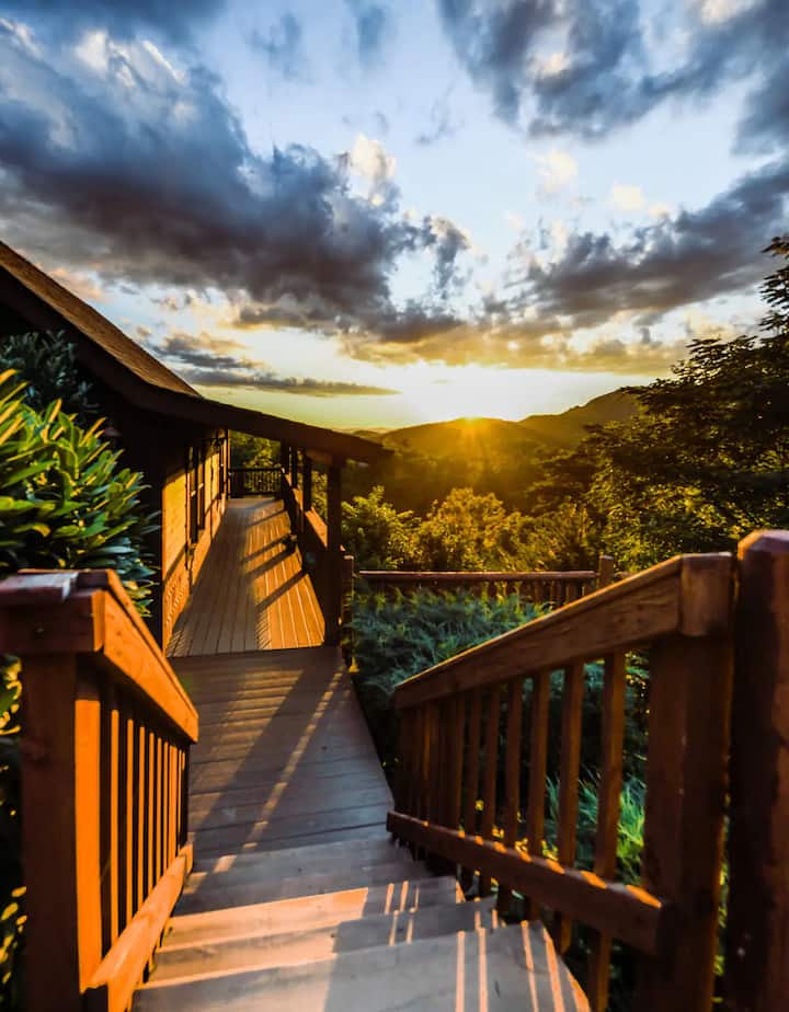 Hawk's Mountain View- Your Smoky Mountain Retreat - Townsend, TN