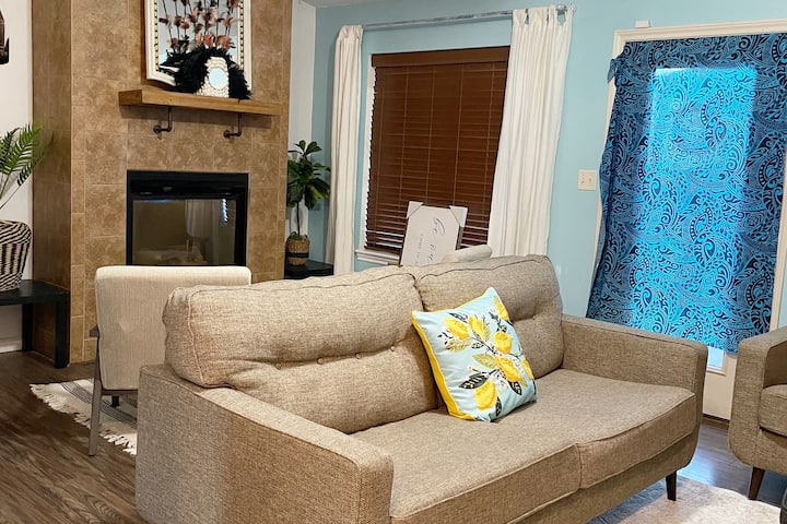 Cozy Family Home 4 Beds 2 1/2 Bath, Sleep 10 - Grand Junction, CO