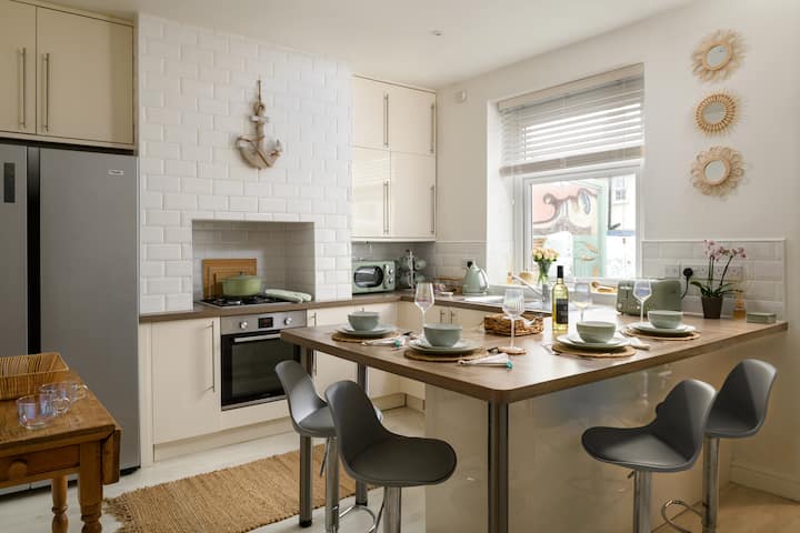 Modern, Light And Airy Townhouse In Llandudno - Llandudno