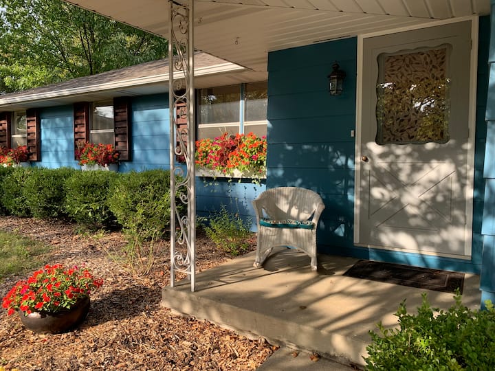 Cute And Cozy Retro Ranch - Minutes From Purdue! - West Lafayette, IN