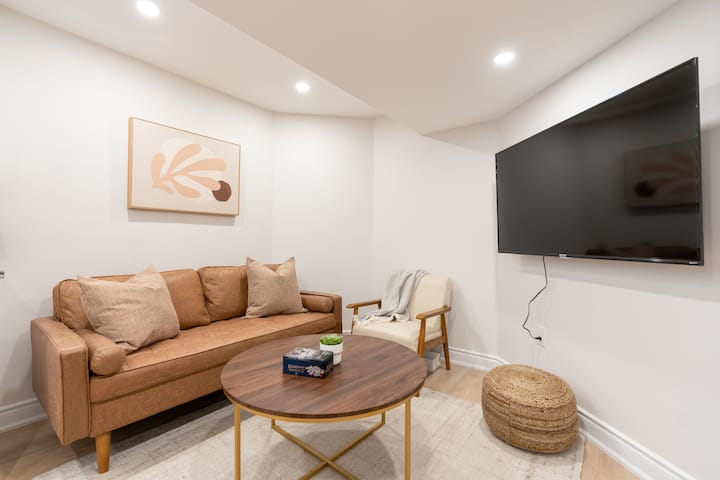 Luxe Boho Escape- 55" Tv, Yoga Mats And Bean Bags. - Barrie