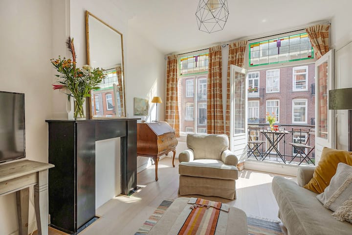 Classic Apartment With Two Balconies - Amsterdam