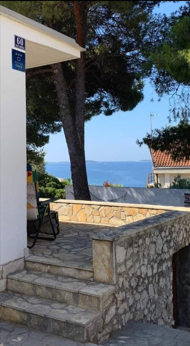Holiday House With Sea View And A Large Yard - Primošten