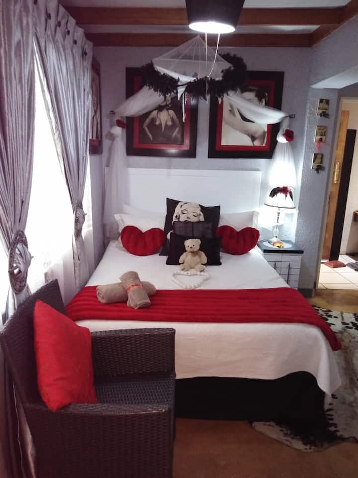 Double Bed And Bathroom In Established Guesthouse - Carletonville