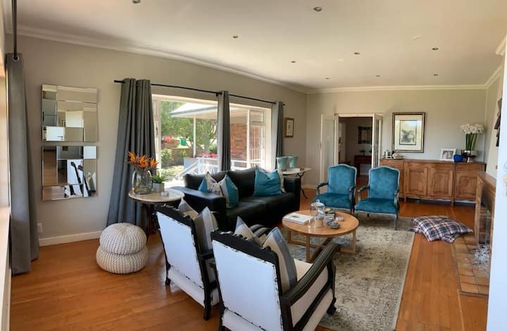 24 On Tenth Ave, Voëlklip - Hermanus