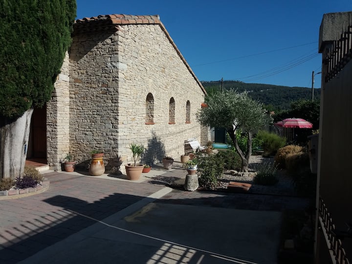Pour Un Séjour De Détente En Provence - Le Castellet