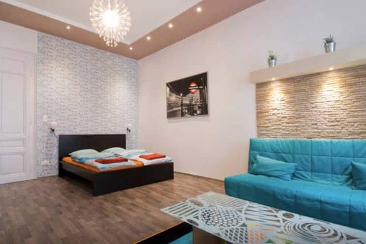 Budget Apartment By Hi5 - Heroes' Square - Budapest