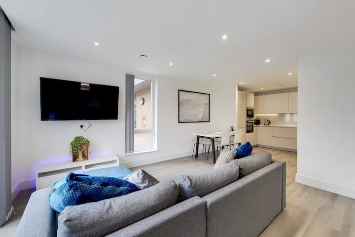 Immaculate High Spec Botanical Apartment -