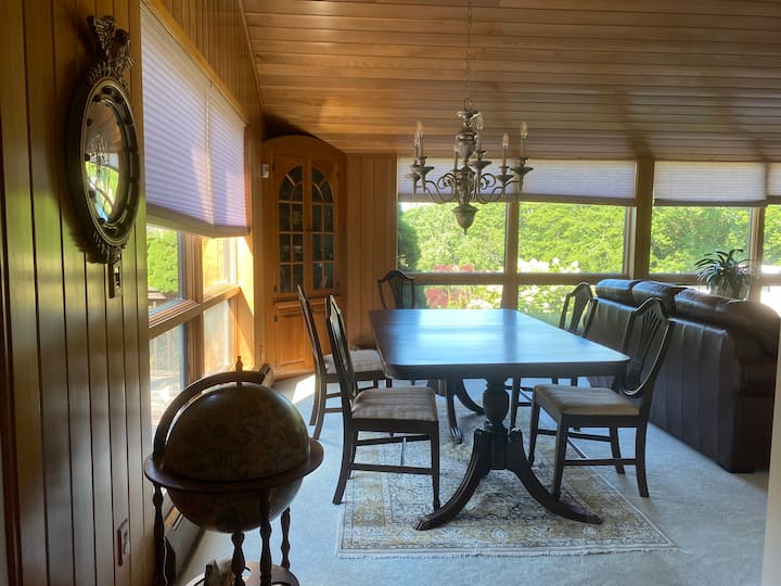 South Tiverton, 2 Bedroom Abode, Scenic Views - Tiverton, RI