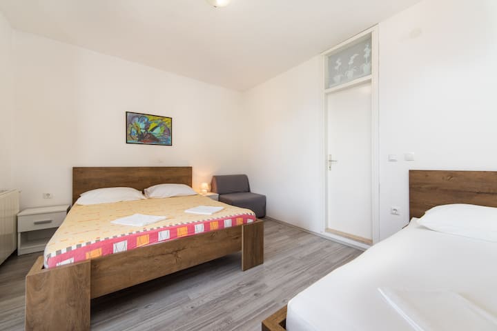 Apartman(3+1),klima,wi-fi,kuhinja,kupaonica - Drvenik