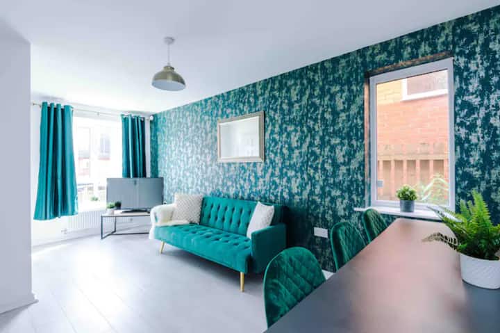 Spacious 5 Bedroom Home Hosted By Mcr Dens - Manchester