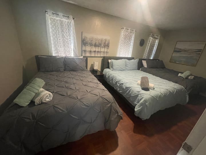 Imperialcrew Getaway 5 Bedrooms 42”tv In Each Room - Midland, TX