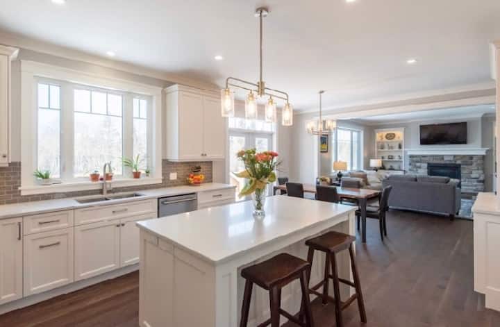 Modern Home Conveniently Located In Charlottetown - Charlottetown