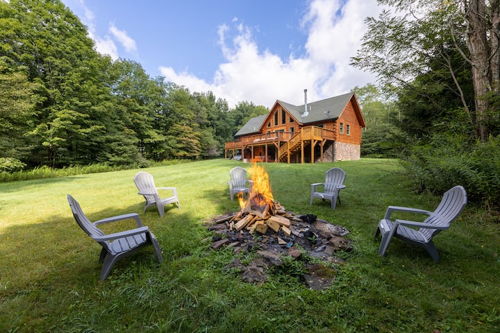 Luxury Wv Cabin Minutes To Snowshoe Hot Tub Views - West Virginia