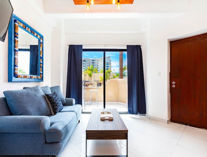 Street-view Beach Condo On The Marina With Pool - Cabo San Lucas