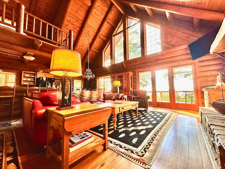 Timber Lodge, Hot Tub, Theater, Pool Table, Views! - Orcas Island, WA