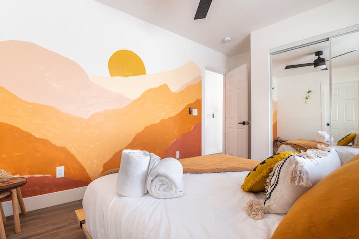 Artist Micro-villa With Kitchen, Firepit & Theater - San Diego, CA