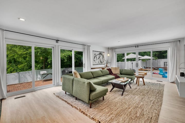 Private Home, Lg Groups, Hot Tub, Pool & Game Room - Charlotte, NC