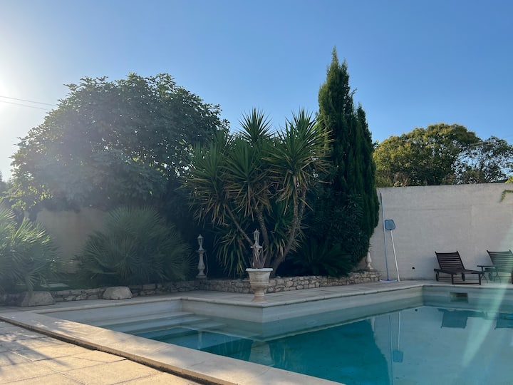 Joli Mas De Ville Avec Piscine (22 Couchages) - Avignon