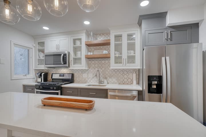 Chic Renovation On Fleet Street - Arnold, MD