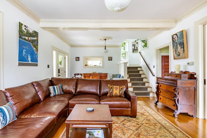Historic Home Located In Central City - Moda Center