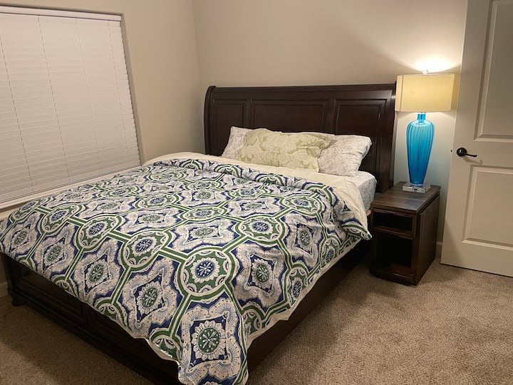 Beautiful Home With Private Room And Bathroom - Columbia, MO