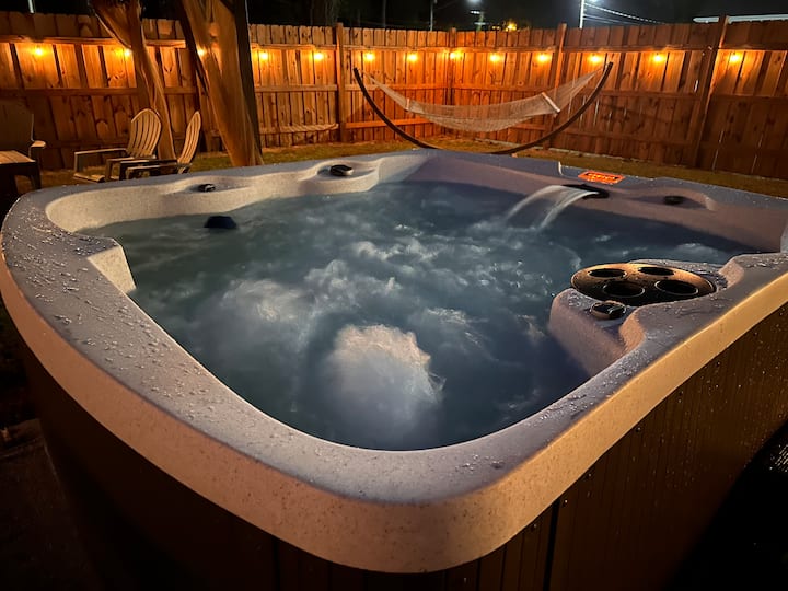 Midtown Parsonage | Hot Tub | Fire Pit | Pets - Wilmington, NC