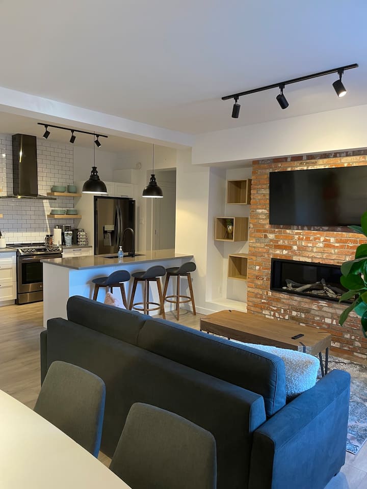 205 Condo 3 Chambres Dans Immeuble Avec Ascenceur - Bromont