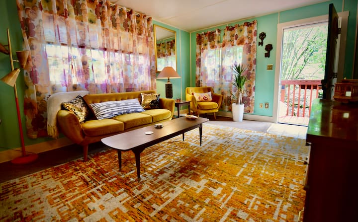 Wow Hall! Dreamy Downtown Pretty Pop Art Palace - Eugene, OR