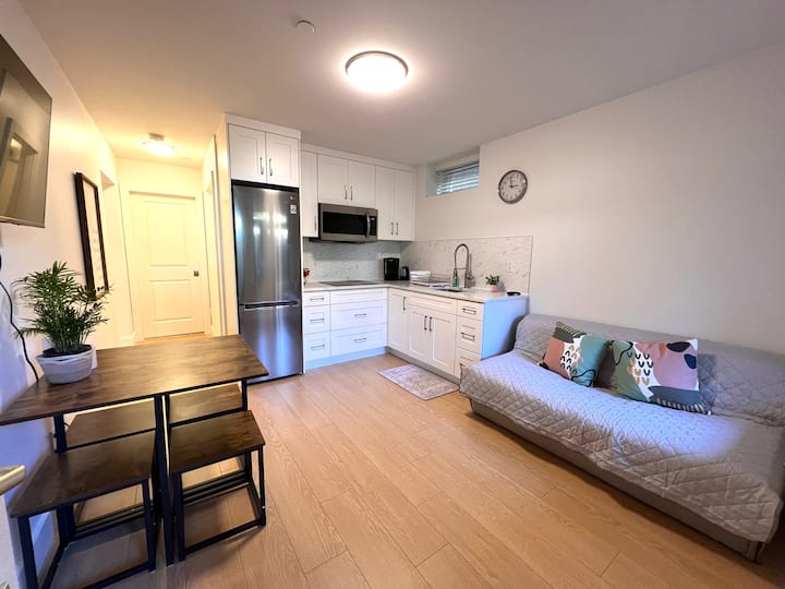 Modern Cozy Suite In Vancouver - Vancouver