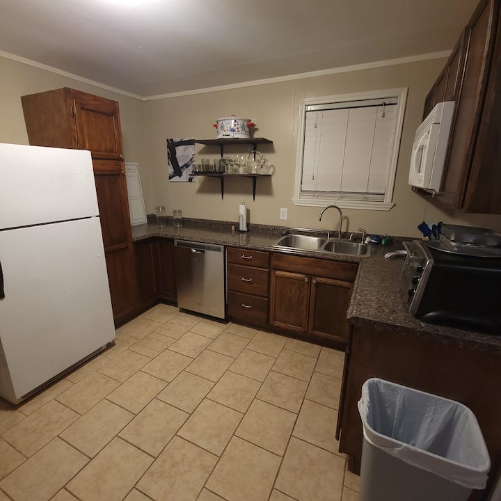 Studio Apartment - Texarkana, TX