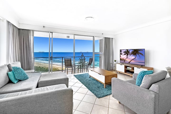 Beachfront Ocean Views In Central Broadbeach - Broadbeach