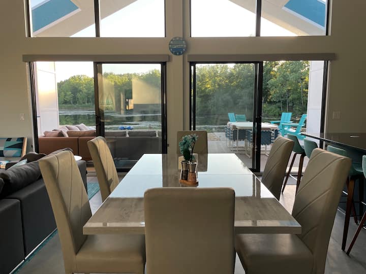 Lakefront Home | Private Beach | Hot Tub - Stevensville, MI