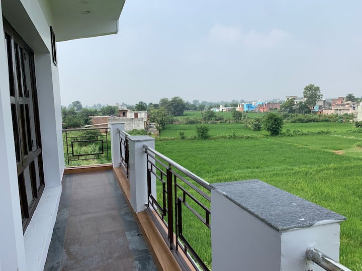 Divine, 3 Bedroom Home Stay With Terrace - Haridwar