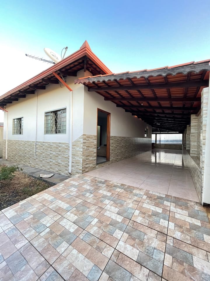 Casa Agradável Na Saída Sul Próximo Ao Daia - Anápolis