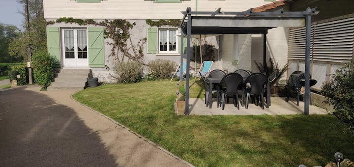 Charmant Logement Avec Piscine - Sainte-Hermine
