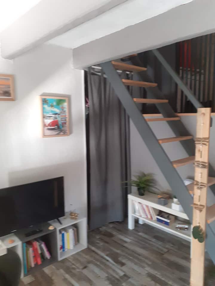 Charmant Logement Avec  Terrasse Et Parking Privé - Ollioules