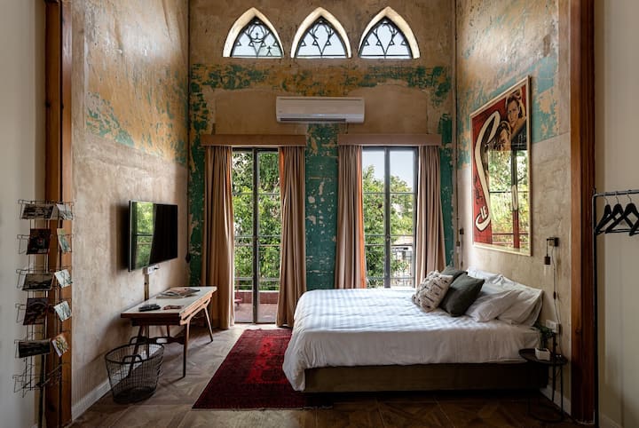 Private Studio W Balcony High Level- Best Location - Tel-Aviv
