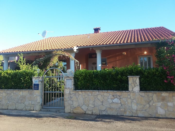 Apartman Ana V - Medulin