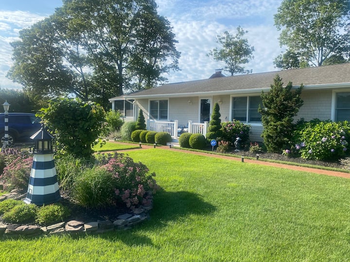 Gorgeous 4-bedroom Vacation Oasis In Hampton Bays - Hampton Bays, NY