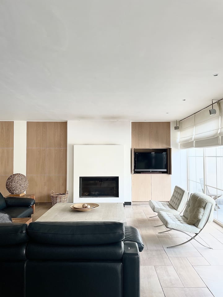 Ruime Woning Met Openhaard - Mecheln