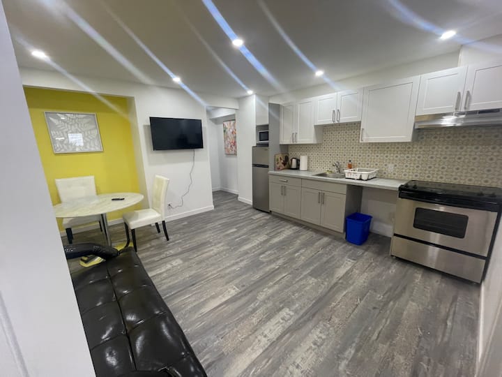 Cosy 1 Bd Apt Private Parking - Longueuil