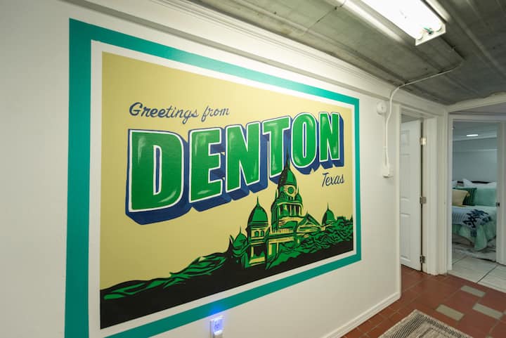 Downtown Hideaway On Trendy Denton Square - Denton, TX
