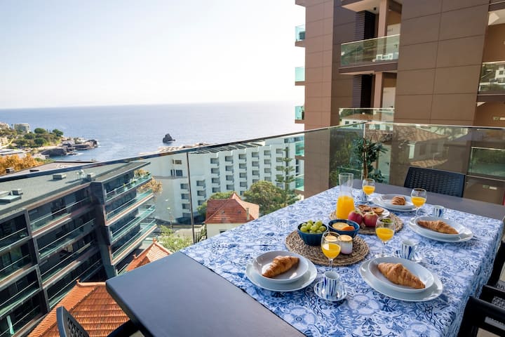 Picture Perfect View At Modern, Spacious Apartment - Madeira
