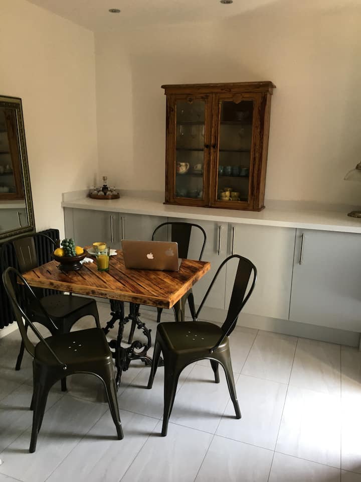 Double Room In Nice Clean House. - Warrington