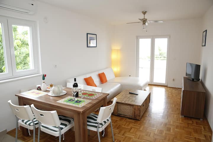 Bellavista Apartmani Vodice 1 - Vodice, Croatia